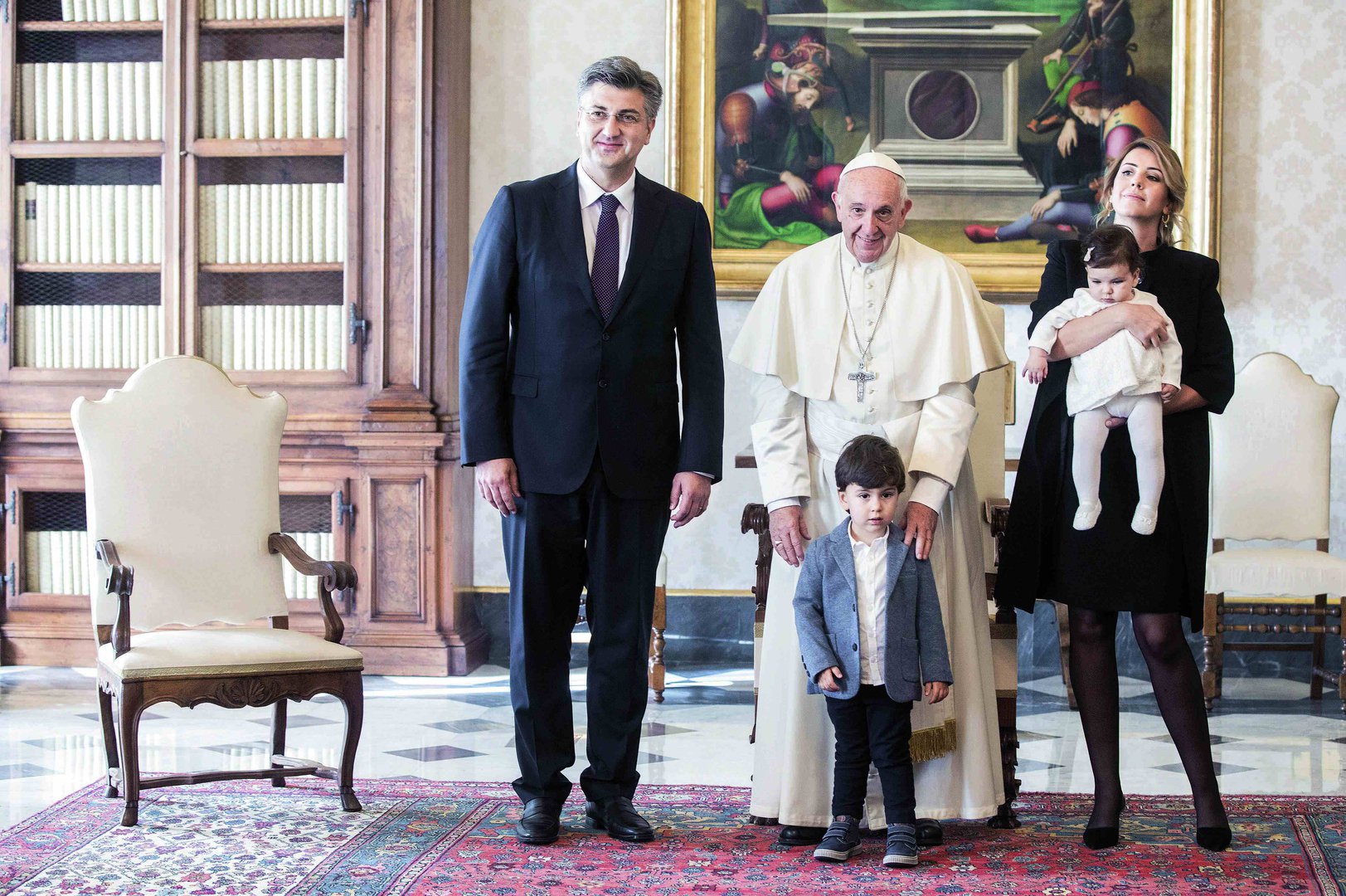 Ana Maslać Plenković za Papu odabrala Nebo, kreaciju za pravu prigodu i ...