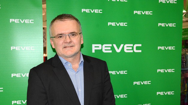 Zna li tko gdje je Jurica? Obeć'o je da će se javiti za pet dana, eto ... Zna li tko gdje je Jurica? Obeć'o je da će se javiti za pet dana, eto ...