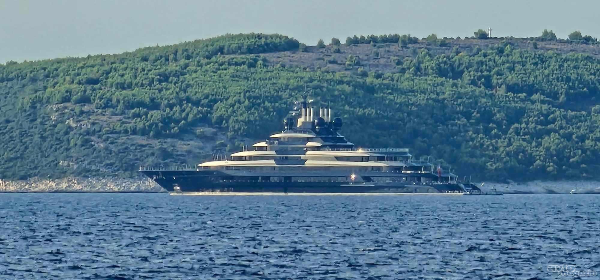 Jahta jednog od najbogatijih Zemljana na "tajnoj" plovidbi po Istri ...
